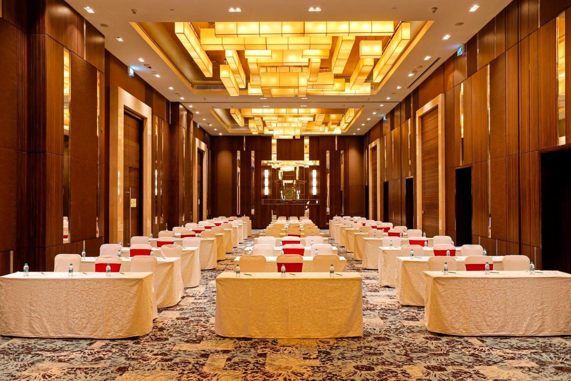 HOLIDAY INN CHENNAI OMR IT EXPRESSWAY BY IHG | ⋆⋆⋆⋆⋆ | INDIA | SEASON ...